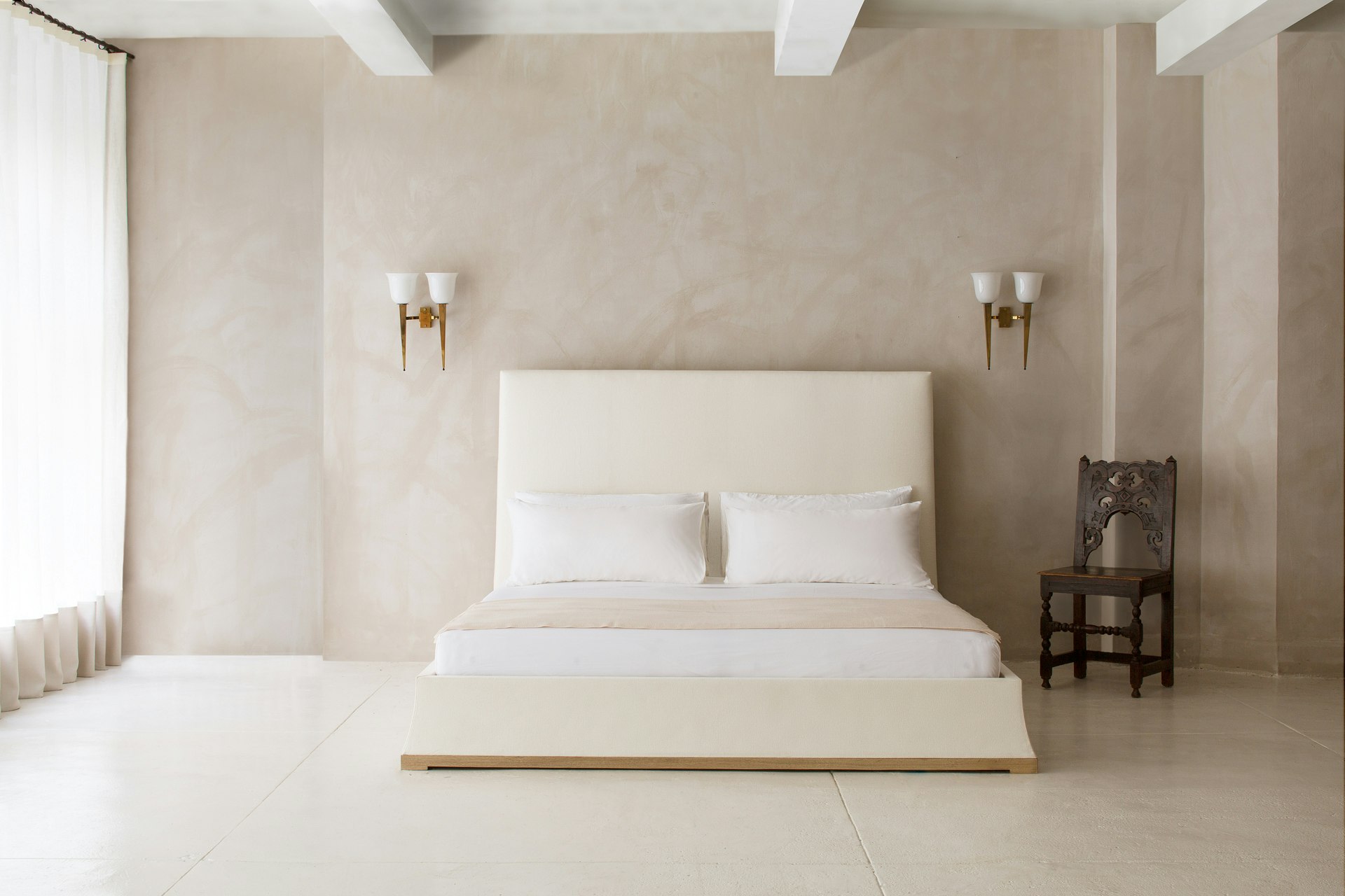 Dmitriy & Co - Products - Como Bed